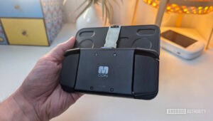 MCON review: The first truly mobile controller that covers all gaming needs