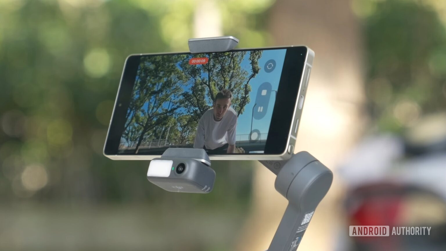 DJI Osmo Mobile 8 review: My favorite new vlogging accessory