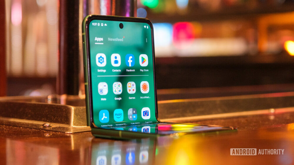 Moto Razr 2026 could come with more storage options, specs show ...