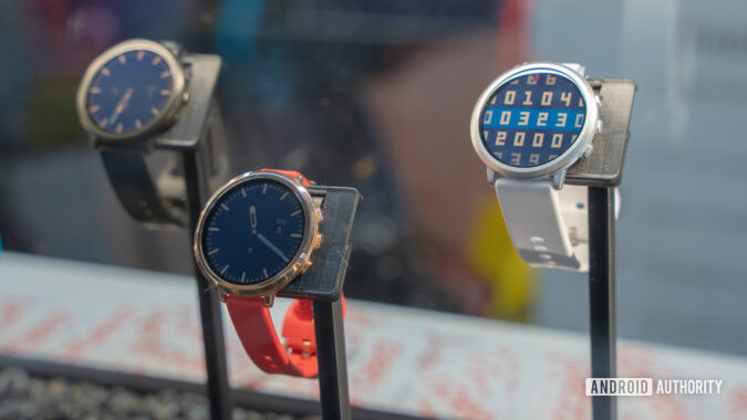 Pebble Round 2 is going to take a little more time to get to your wrist ...