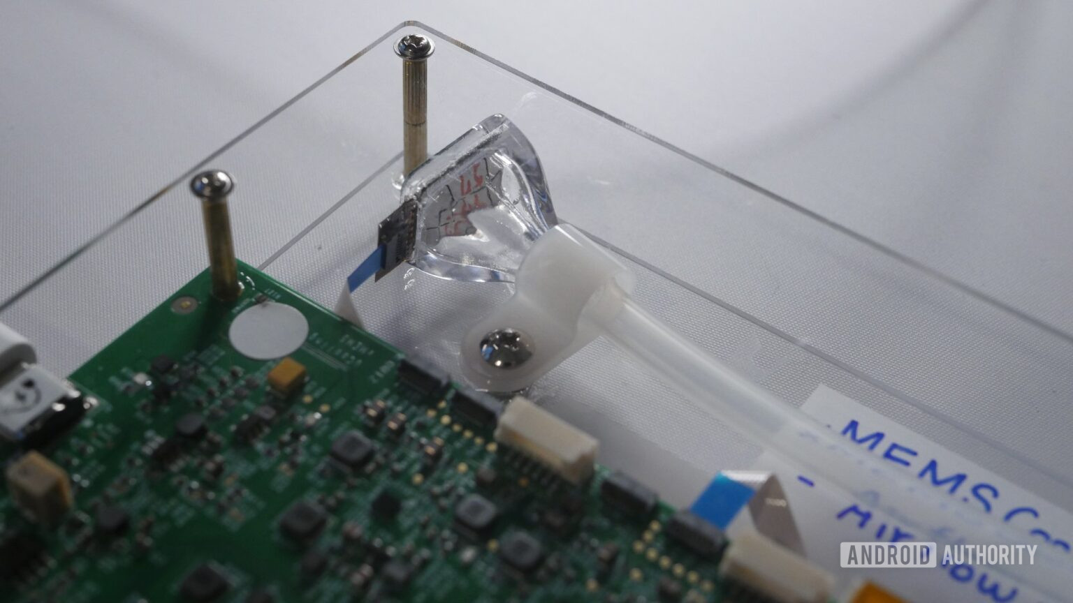 Tiny ultrasonic speakers could help wearables stay cool - Android Authority