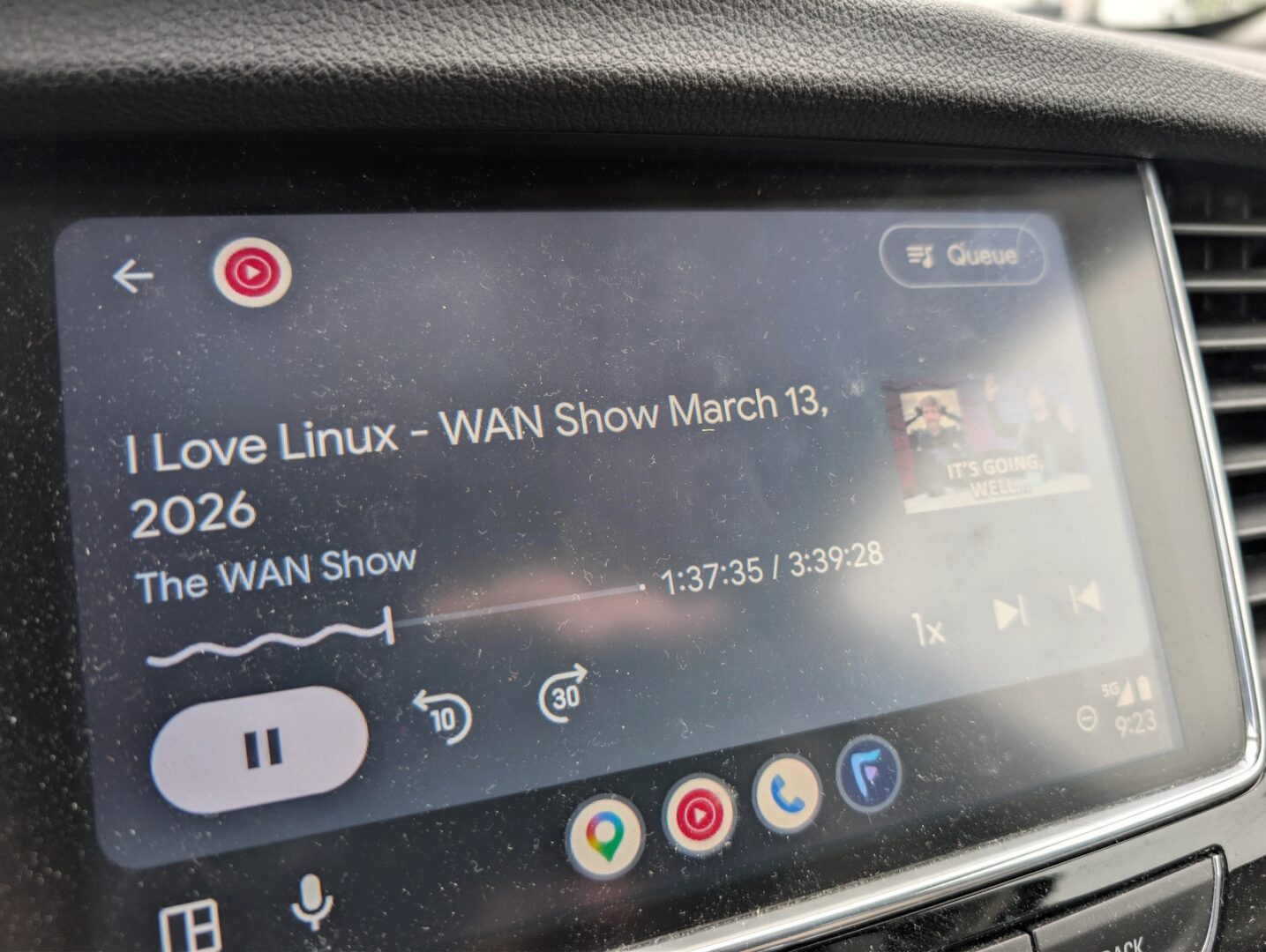 Android Auto's new music player UI is finally reaching more drivers