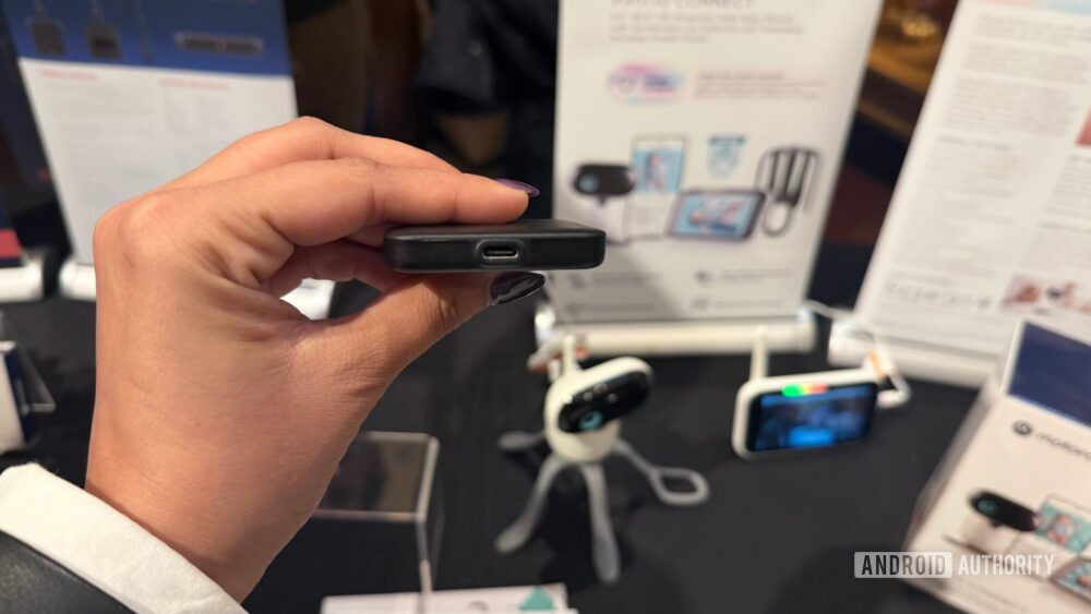 Motorola MA2 wireless Android Auto adapter adds multipoint and ...