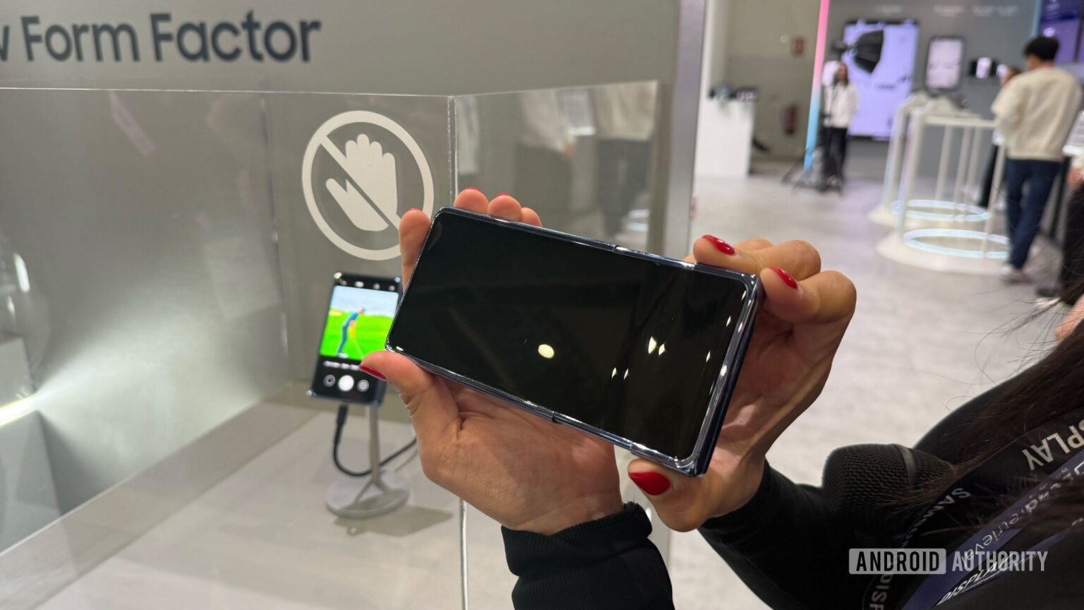 This new Samsung slidable phone concept expands from the top - Android ...