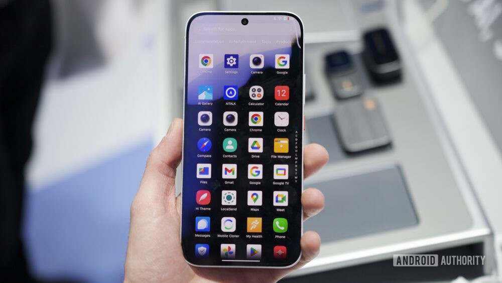 TECNO modular phone hands-on: Better than the iPhone Air in 2 ways