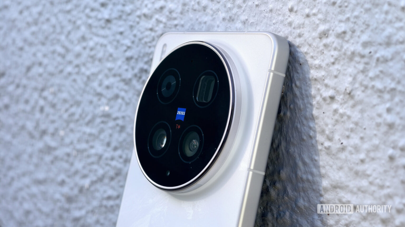 Samsung copied Horizon Lock on Galaxy S26 Ultra, but the original ...