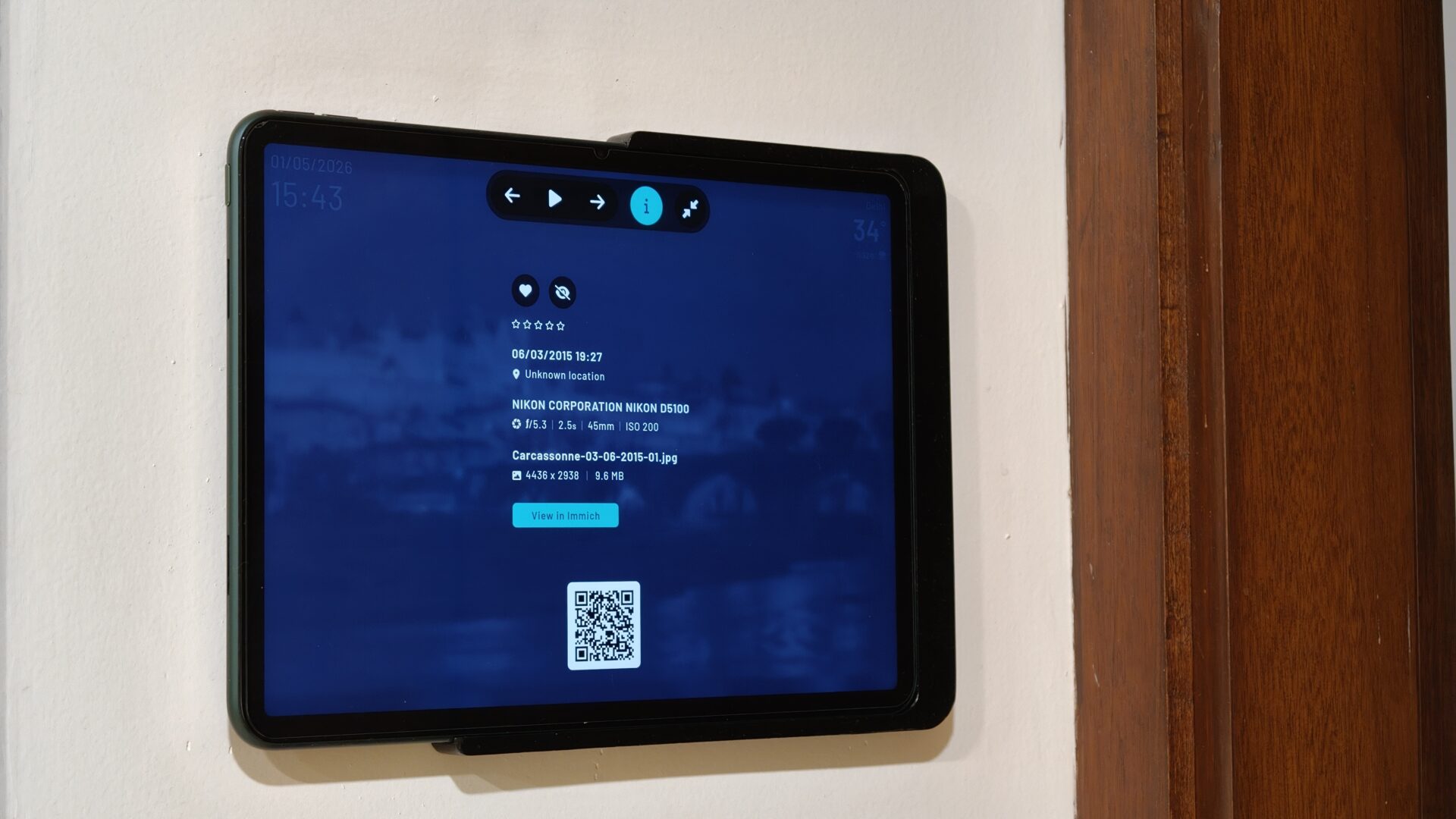 How I turned my old Android tablet into a self-hosted photo display